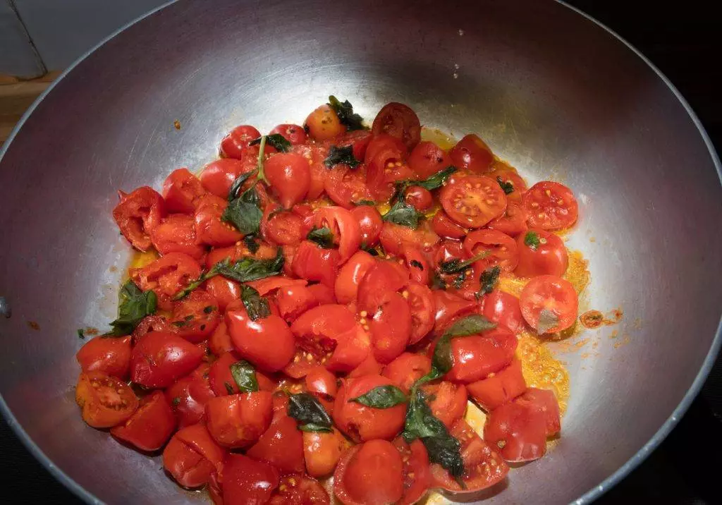 Orecchiette su ropių viršūnėmis ir vyšniniais pomidorais. Pirmieji ricettasprint.it patiekalai 18991_4