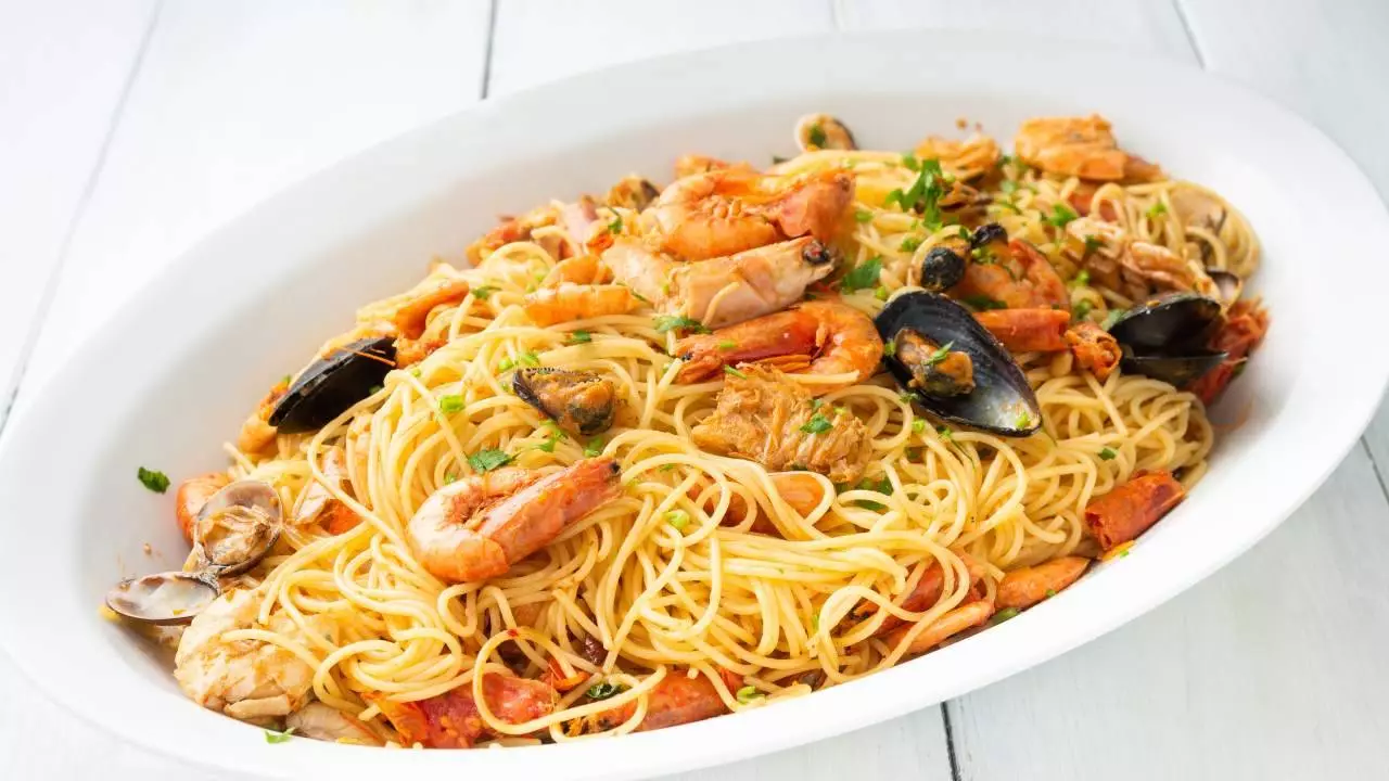 Spaghetti allo scoglio, kukonzekera kwa agogo aakazi 19554_1
