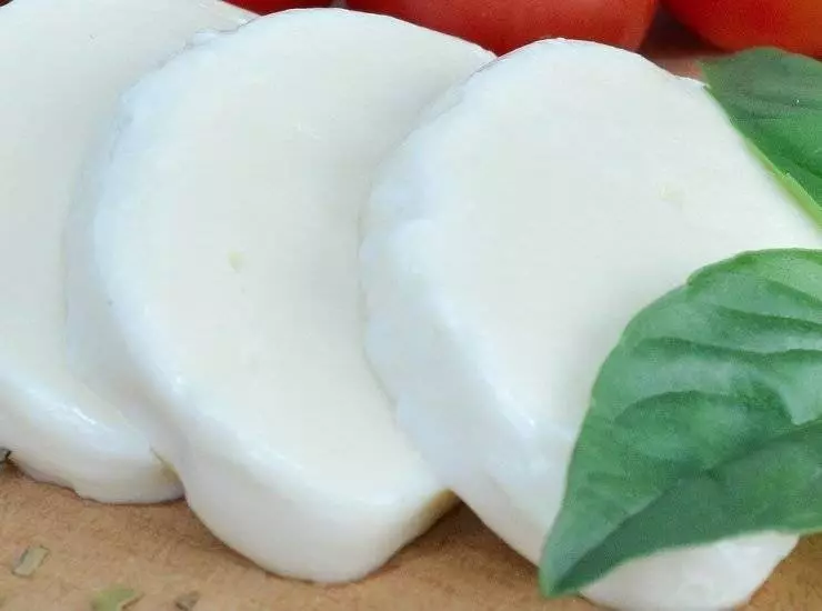 Yakabikwa sipinachi uye mozzarella PHOTO resipi kudhindwa