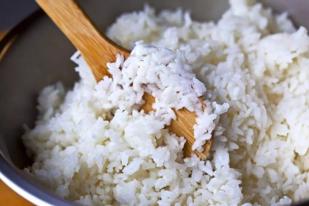 Makan nasi untuk kurus