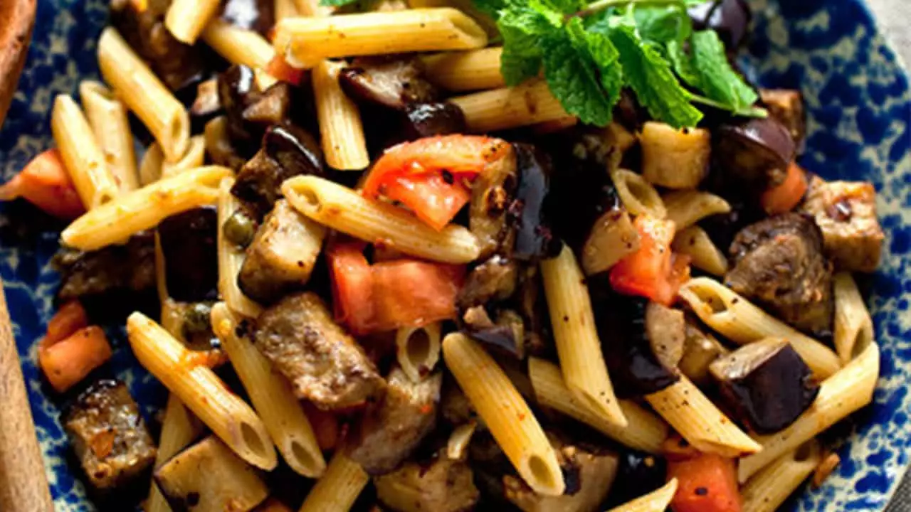 Kall penne med aubergine