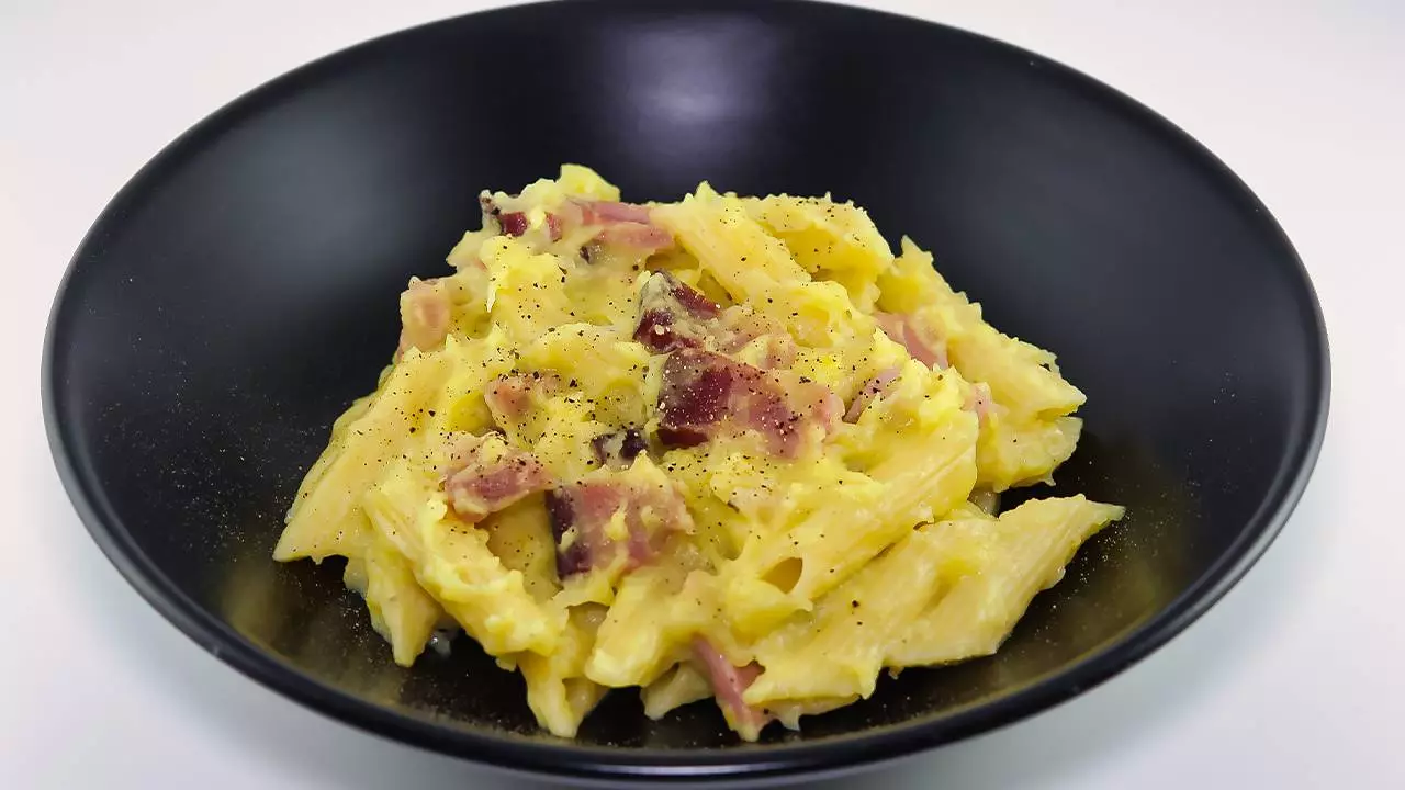 pasta med kartofler og bacon