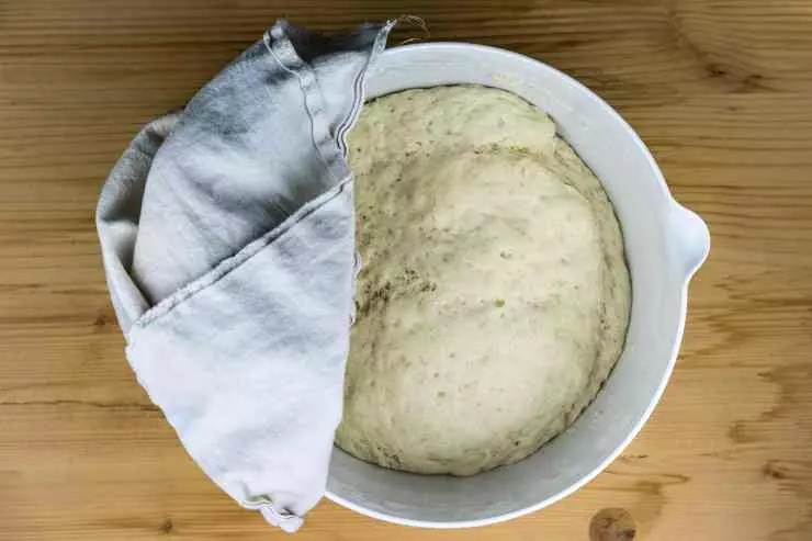 Easy focaccia without yeast with stracchino - ricettasprint