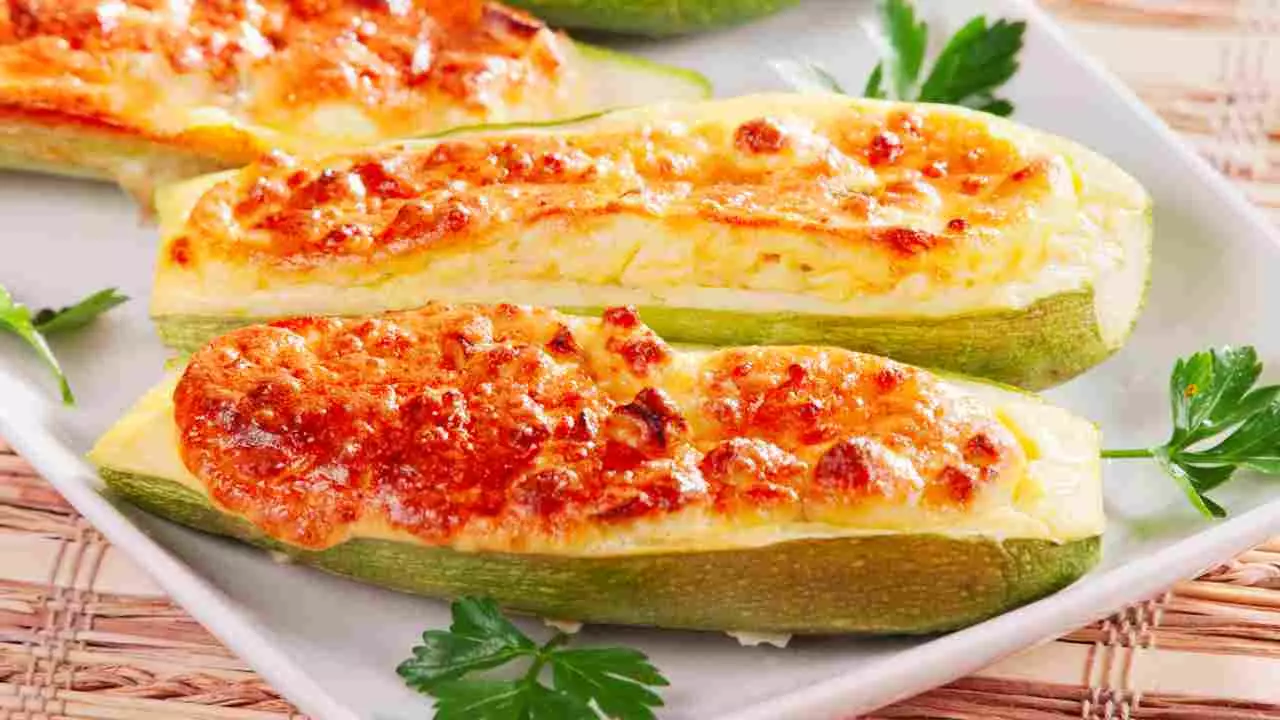 Umucyo wuzuye zucchini, ibikoresho byo gutegura resept