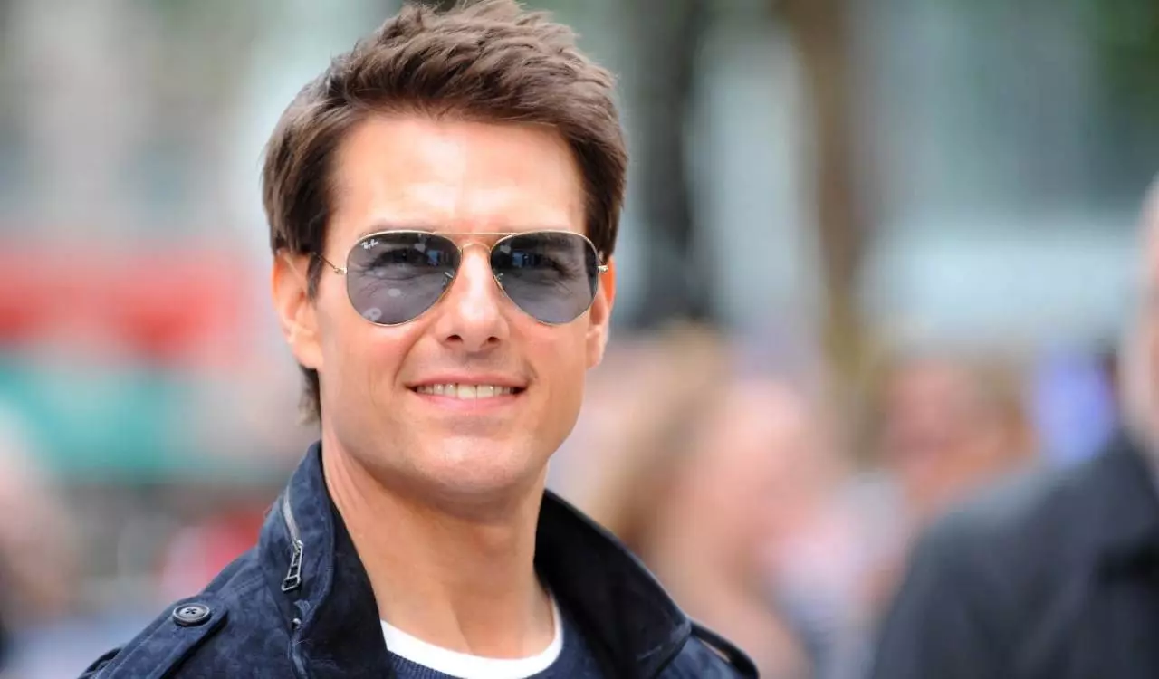 Tom Cruise jet pribadi 300 manisan - RecipeSprint