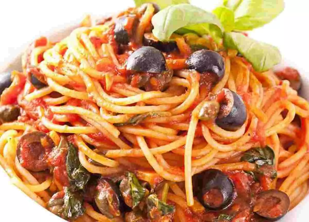 Spaghetti alla vesuviana: kreatív recept mediterrán ízekkel