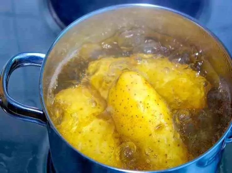 tortelloni kentang dengan artichoke dan cod rag - cetakan resep