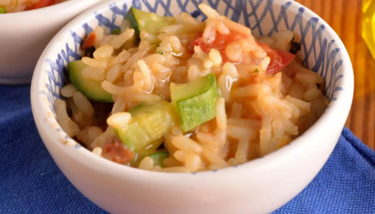 Premier plat de riz aux légumes