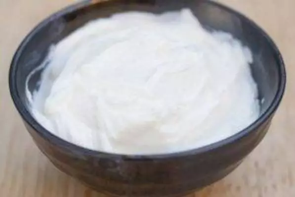 Kue wortel jeung yogurt Yunani, beueus sarta hipu, gampang pikeun nyiapkeun 20434_3
