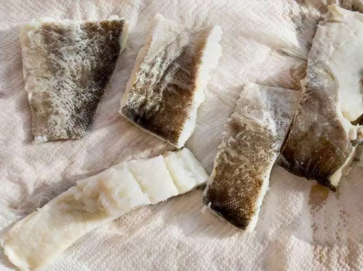 Bacalhau mat Pflaumen, Rosinen a Piniennëss. Eng alternativ Versioun vu Bacalhau 20483_3