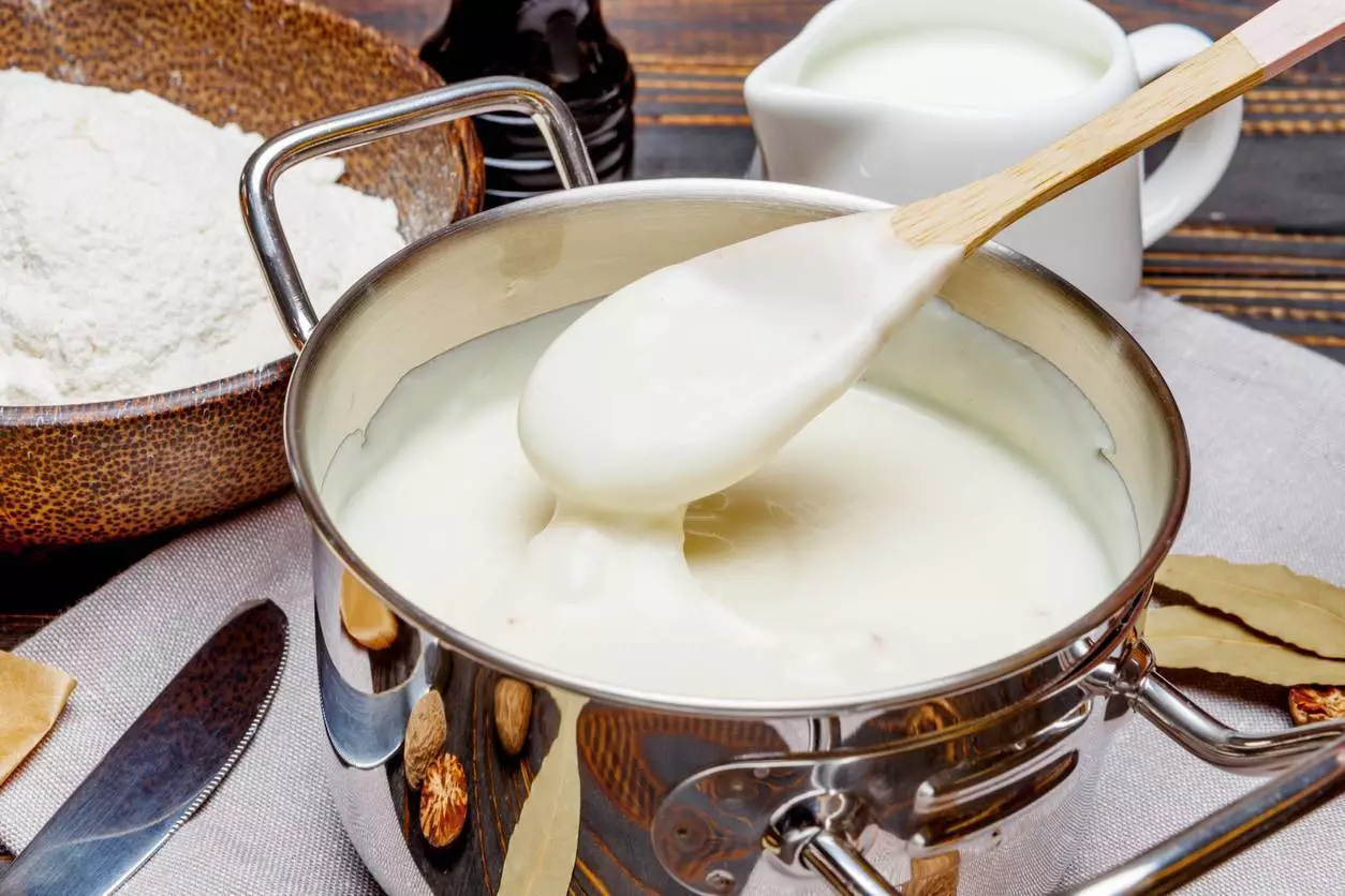 Lasagne met champignons, worst en provola: een rijk en smakelijk gerecht 20588_5