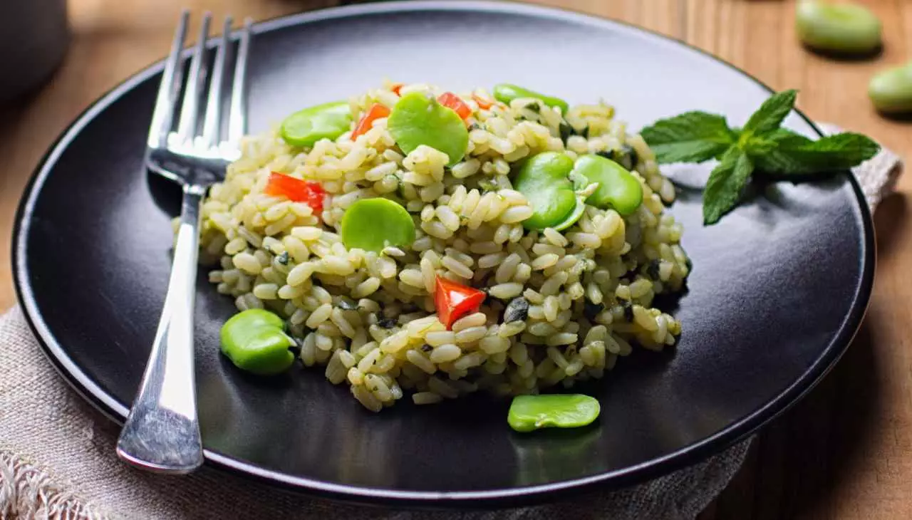 Peýnir we baklagly önümler bilen Risotto