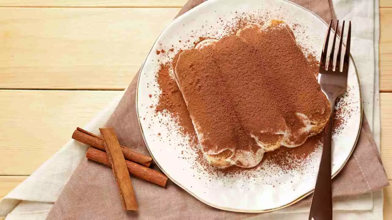 Tiramisu com chocolate branco e canela