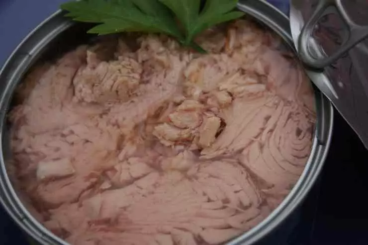 Bişirilen tuna salamy, indi adaty etli çörek däl! 21150_2