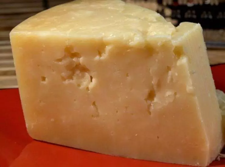 Sautly merjen noýbasy doňuz pomidory we parmesan resepti