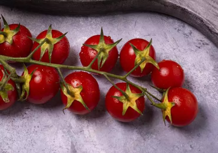 Focaccia s artičokmi a cherry paradajkami na panvici | Veľmi rýchlo 21265_2