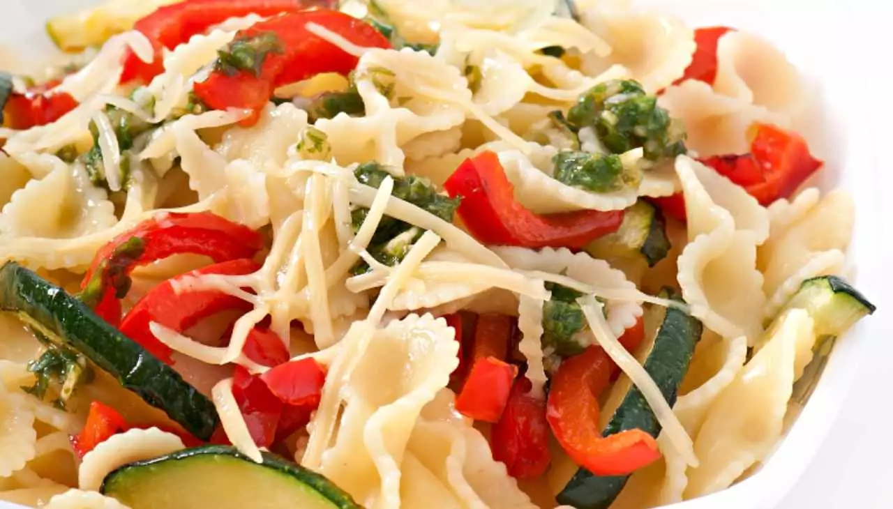Eerste gang pasta met groente en vis
