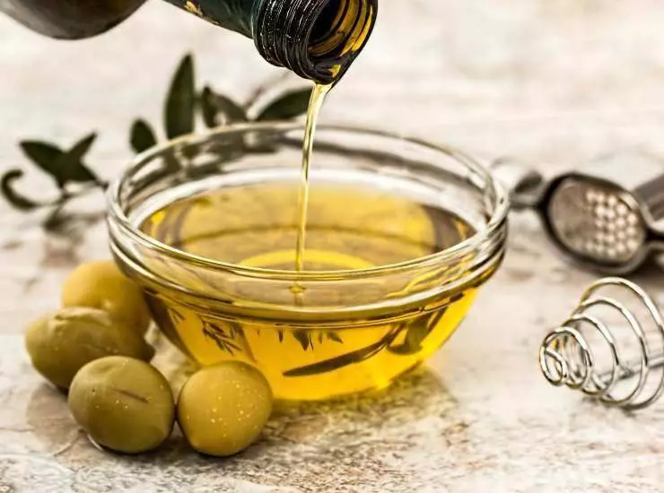 extra virgin olive oil salad