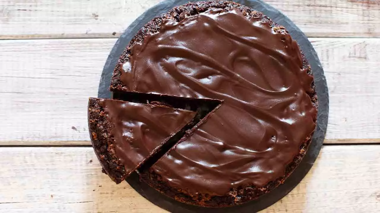 Kwete-kubika chocolate cake