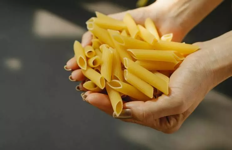 Pasta, den Top 10 vun de beschte Marken an Italien: wat eng Iwwerraschung 21460_2