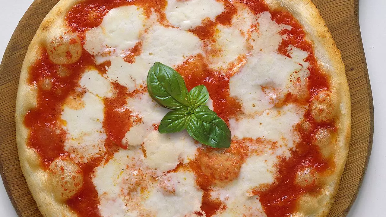Pizza Margherita bez pivovarských kvasníc