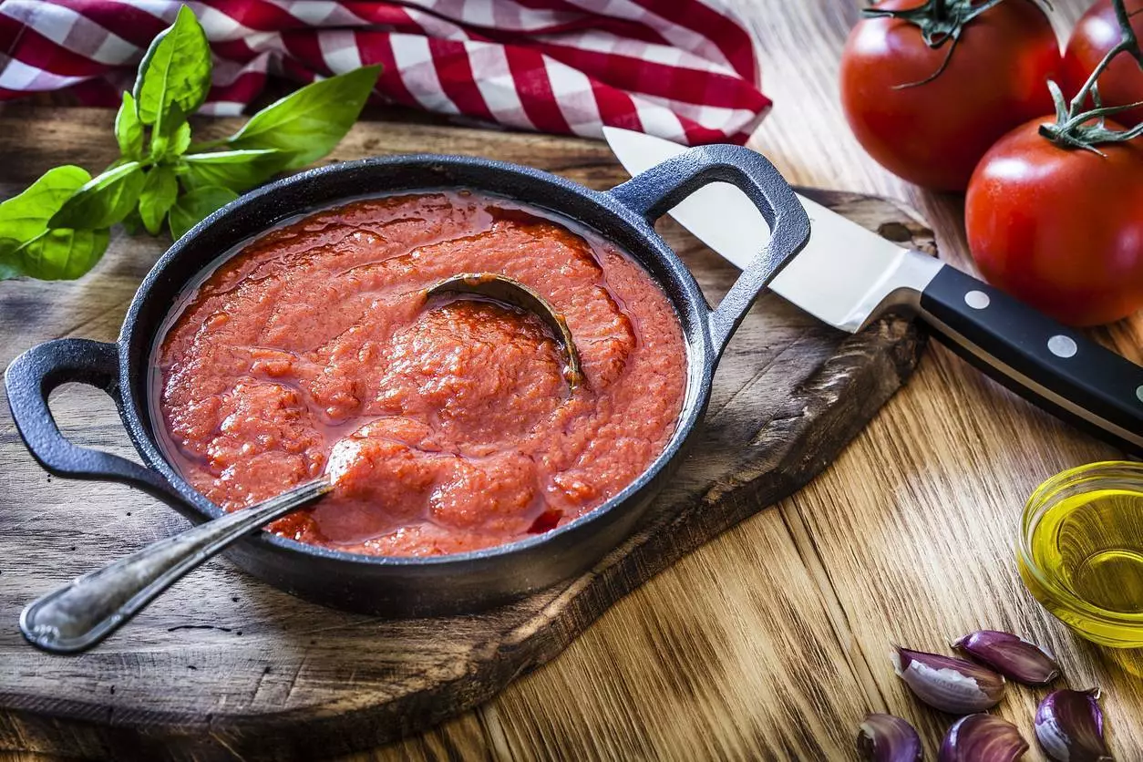 Houmous rouge, sauce potiron au paprika curcuma et tomate 21787_2