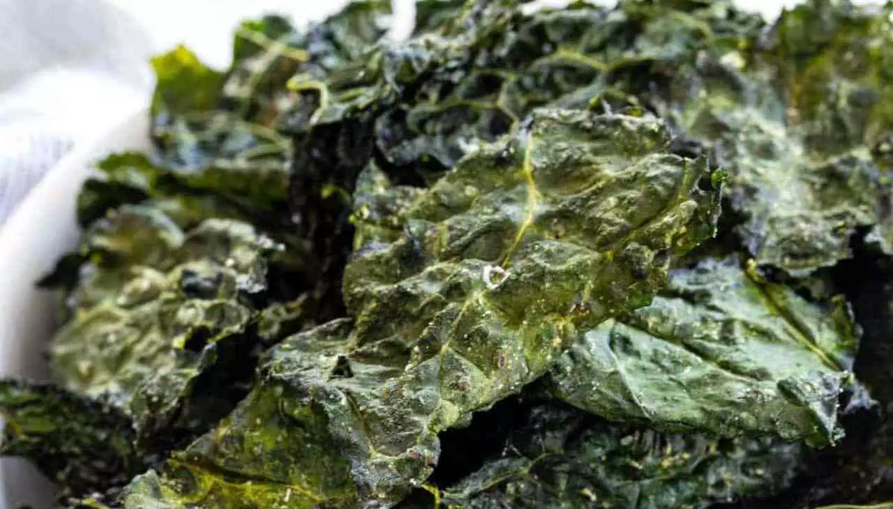 Black cabbage chips recipe