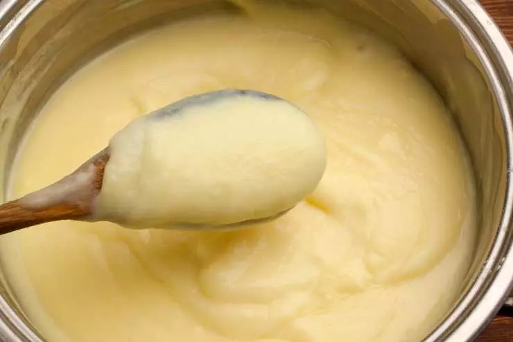Mousseline Crème | Franséisch Kéis fir Kuchen ze dekoréieren 2216_4