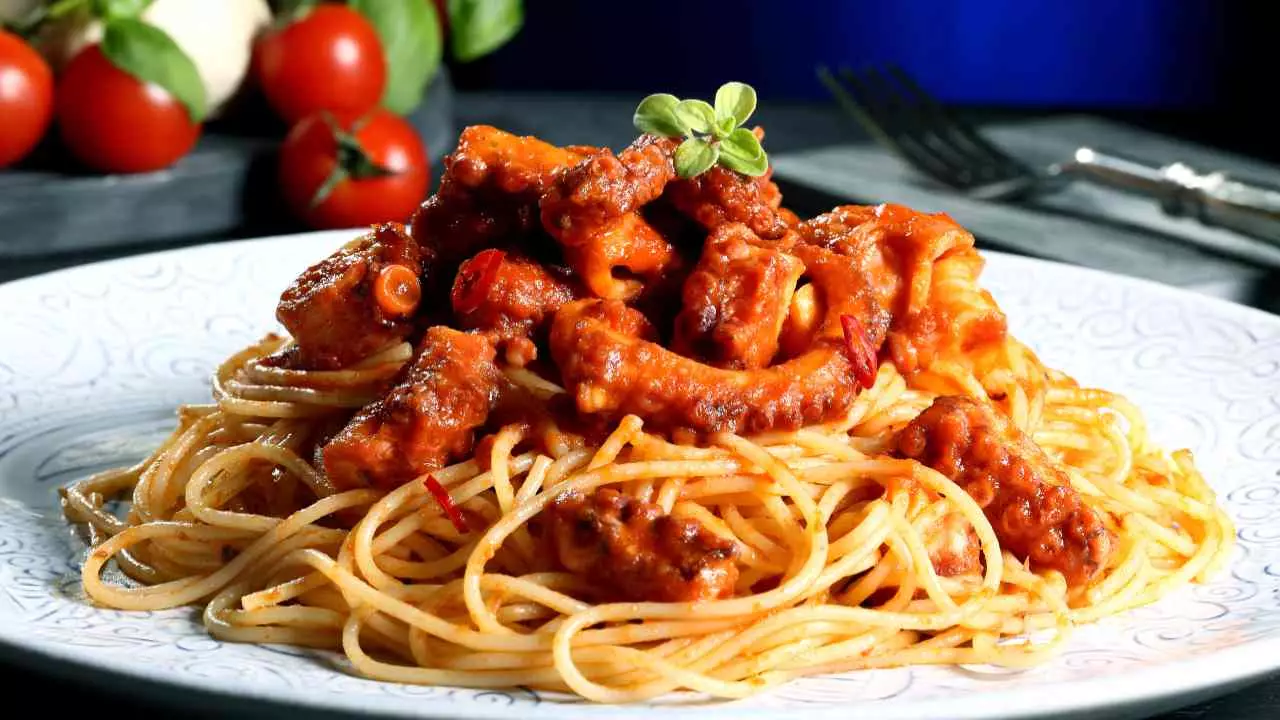 Spaghetti çu carî ew qas ceribandî nebûye, ka em tavilê reçeteyê fêr bibin