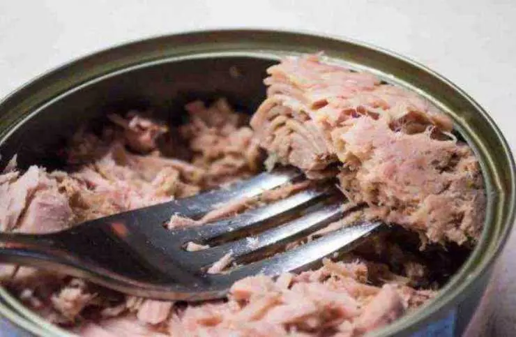 Creamy tuna at corn pasta | Isang masarap at napakabilis na unang kurso 22285_2