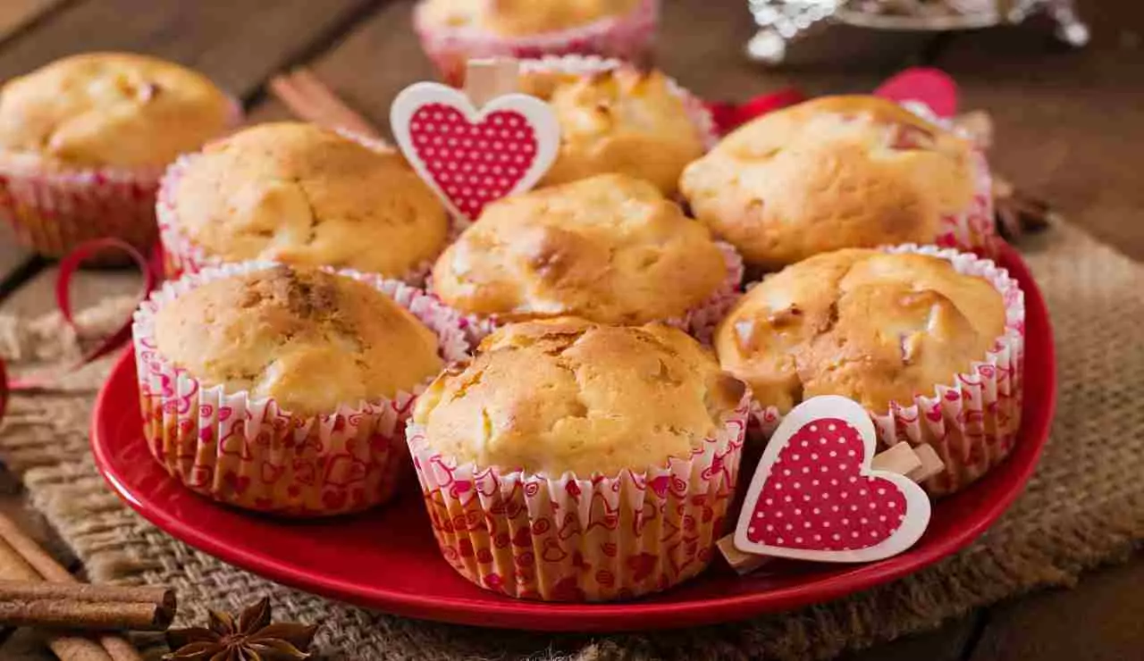 Muffins met een zacht hart van AdobeStock-crème