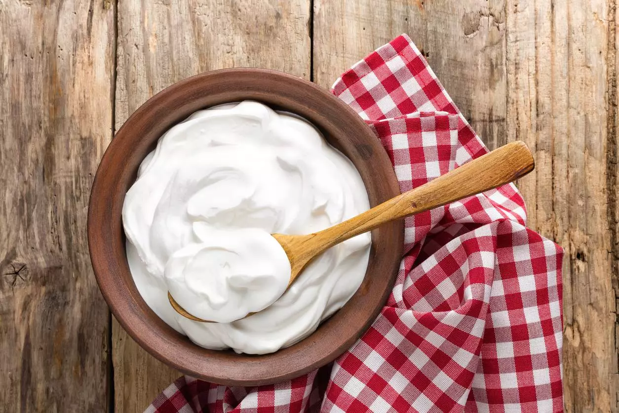 Kokos- en Nutellacake gevuld met yoghurt: een zoet en fris dessert 2246_9