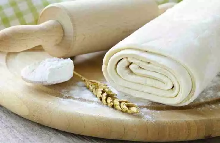 Torcetti pastry puf bi malzemeyên amadekirina reçeteya sêvan 2248_3