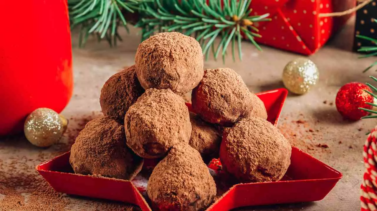 Truffle Pandoro disumbat dengan Nutella | Kek Krismas dalam 5 minit 22526_1
