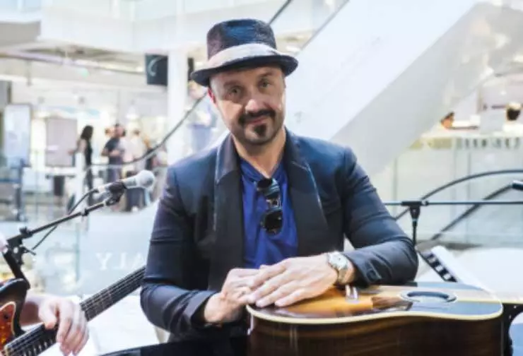 Joe Bastianich ar ais i gceolchoirm - RecipeSprint