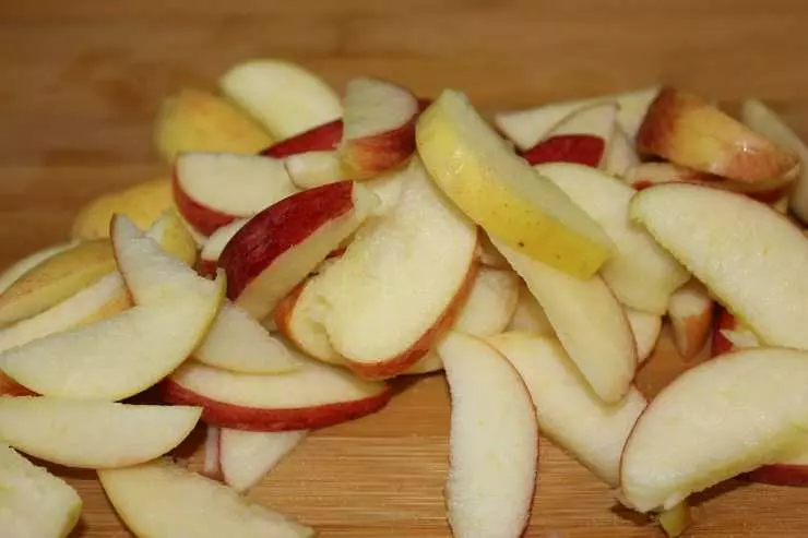 Rustikálna potlač receptu na gaštanový a jablkový koláč