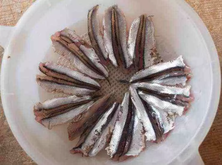 Shin kun taba shirya anchovies irin wannan? Girke-girke na yanki da za a gano 22808_2