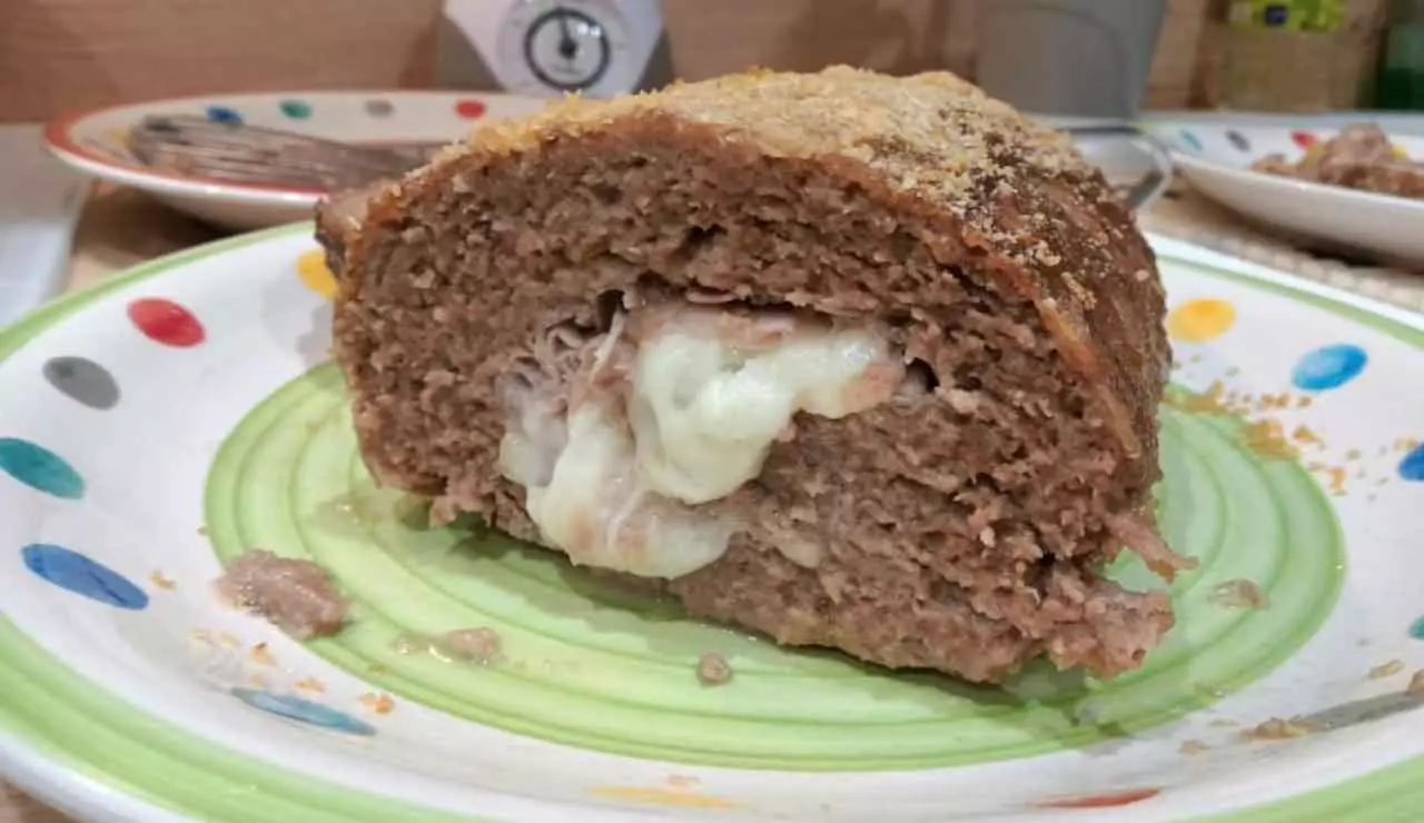 Bolo de carne lixeiro con xamón e Asiago