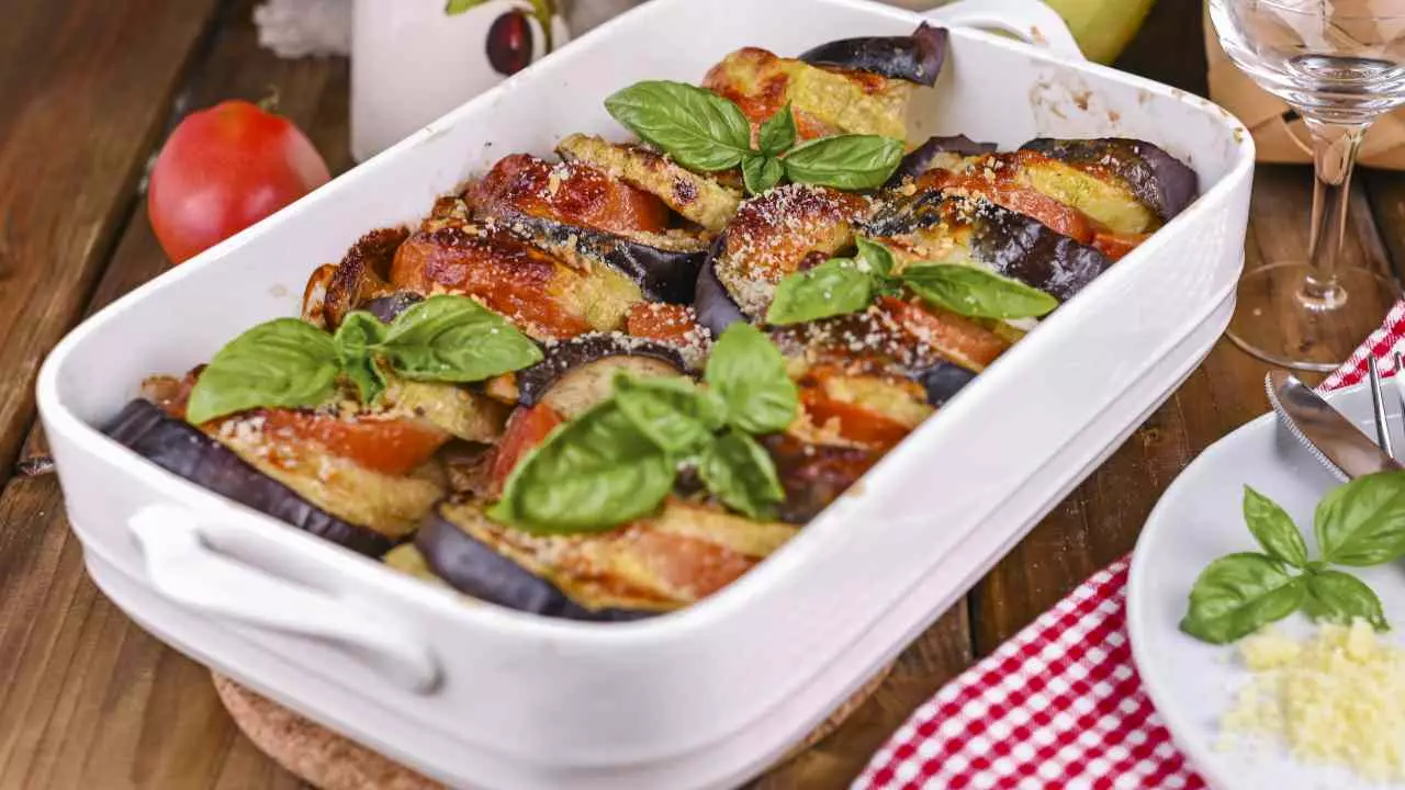 Bagt aubergine parmigiana, men denne vil forbløffe dig