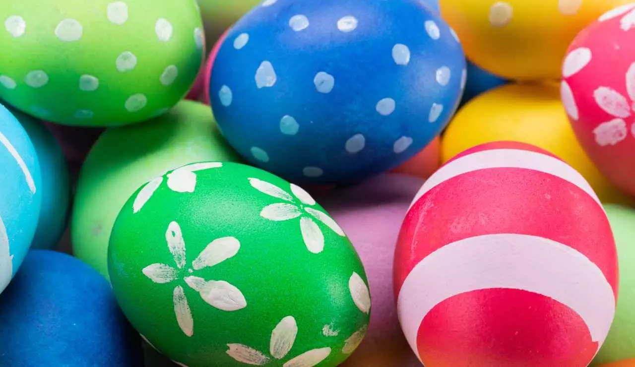 Comment décorer des œufs durs avec du sucre | Très facile! 23351_1