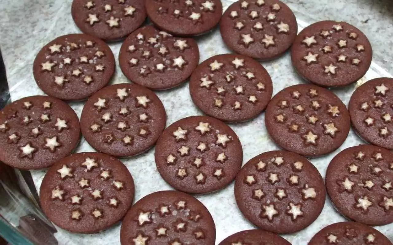 Pacotes de massa folhada com pan di stelle FOTO de impressão da receita