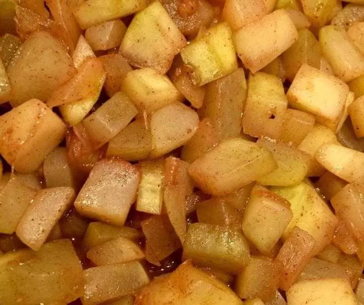 Clafoutis z jabłek i rodzynek | łatwe i miękkie ciasto 23702_2