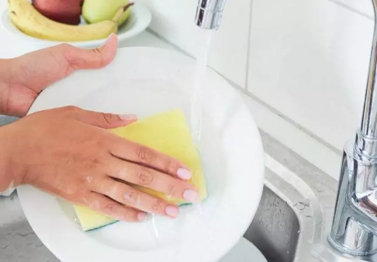 Очистка стока кухонной раковины | Как продезинфицировать трубы за 10 минут 23719_2