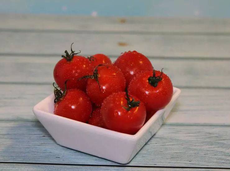 Plastic rolls mei cherry tomaten en baked battered grienten - ricettasprint