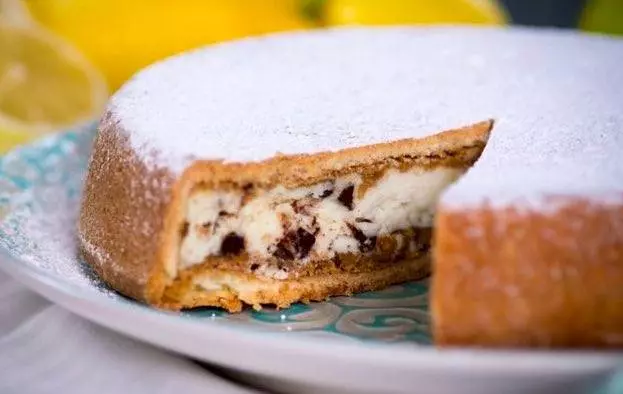 Sicilian cassata baked with ricotta, a revisited dessert