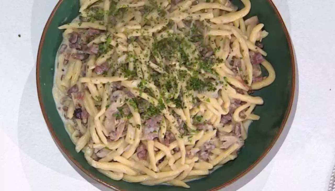 Sempre é mediodía | Receita da chef Zia Cri | Strozzapreti gambuccio e cogomelos