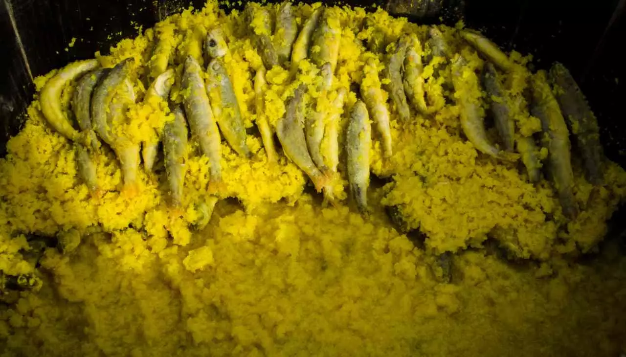 Жареная рыба в маринаде по традиционному местному рецепту