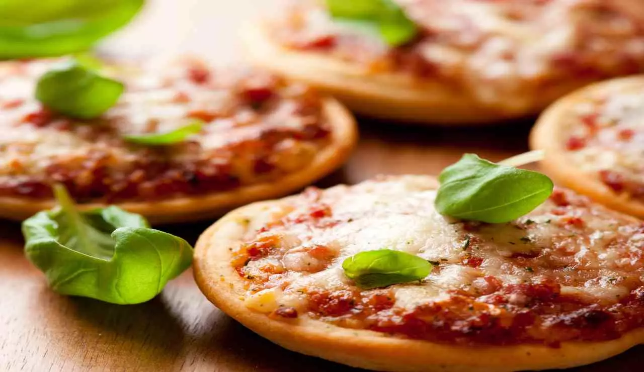 Marinated mini pizzas ane hunyengeri hupfu