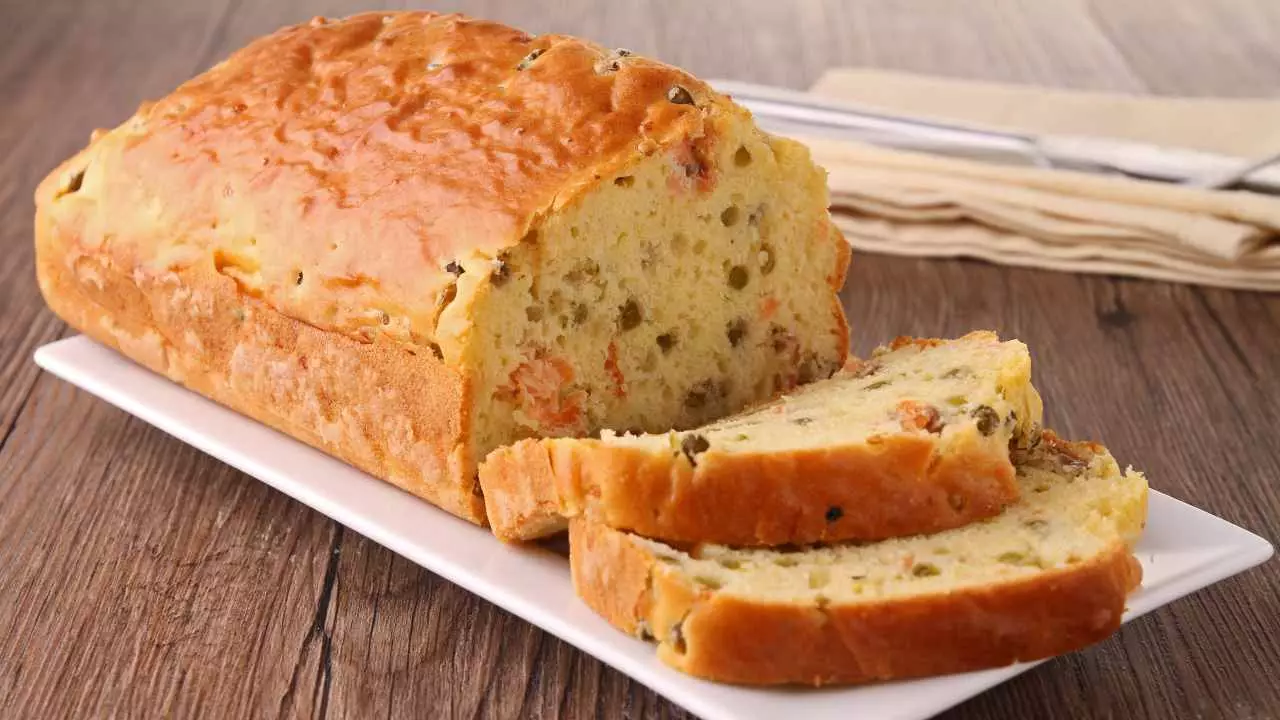 Plumcake ከአውበርግ ጋር