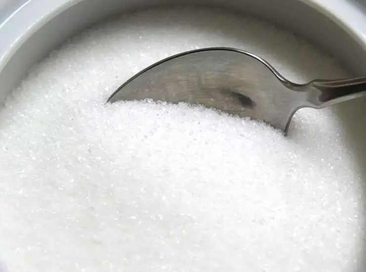 પર્સિમોન સેમીફ્રેડો, એક સુખદ મીઠાઈ જે ઝડપથી ટેબલ પર લાવવામાં આવે છે 25801_3
